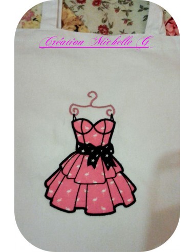 motif de broderie robe noire