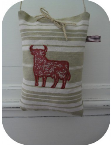 motif de broderie appliqué taureau